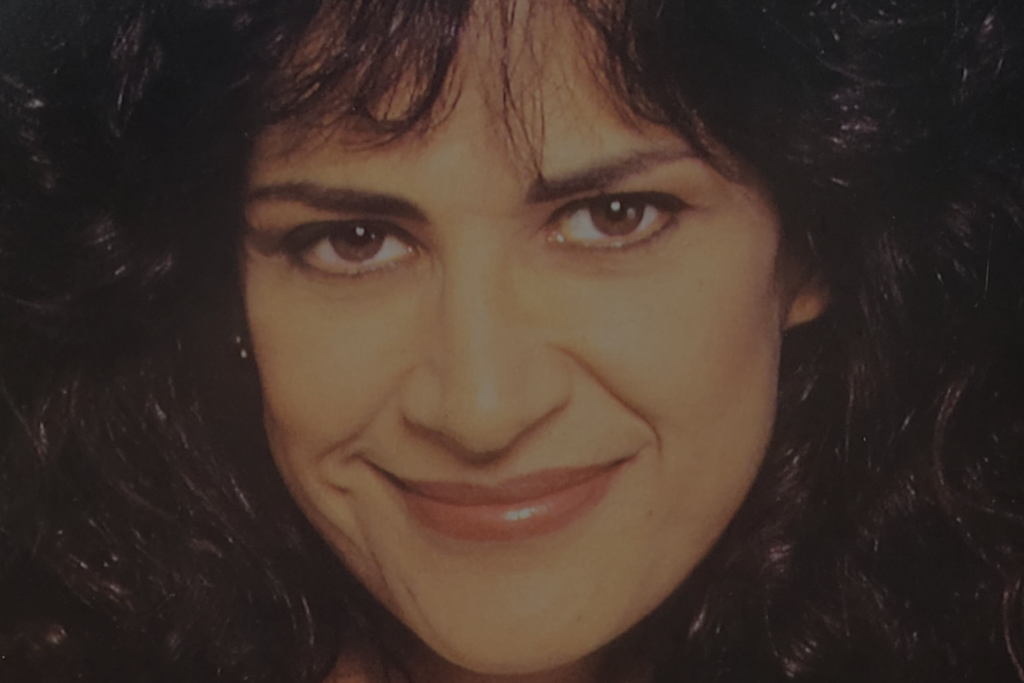 Simone libera três álbuns da discografia em espanhol nas plataformas de ...